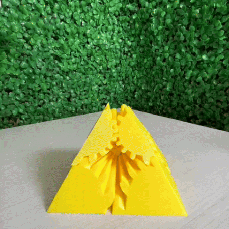 Pyramid Gear Fidget Toy– 3D Crazy Works
